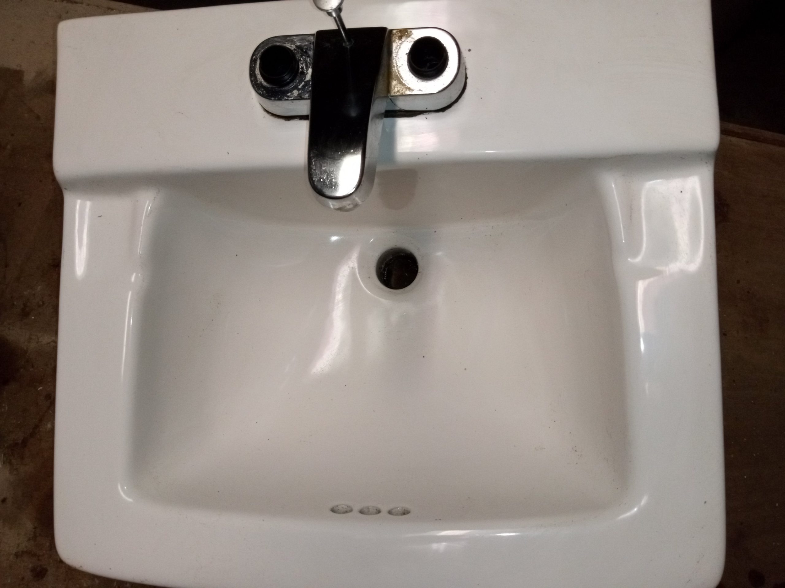 UPC sink 19-16 - Shoppers Market